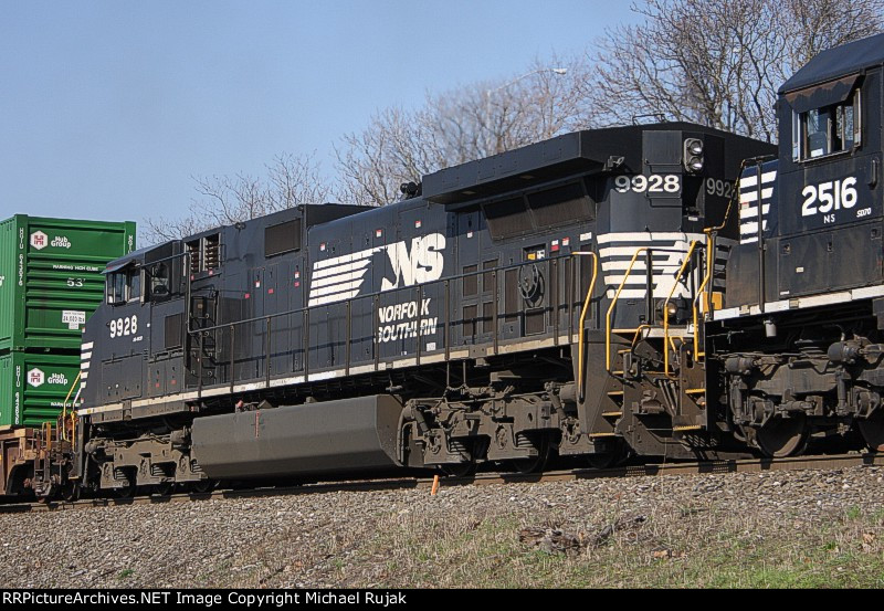 NS 9928